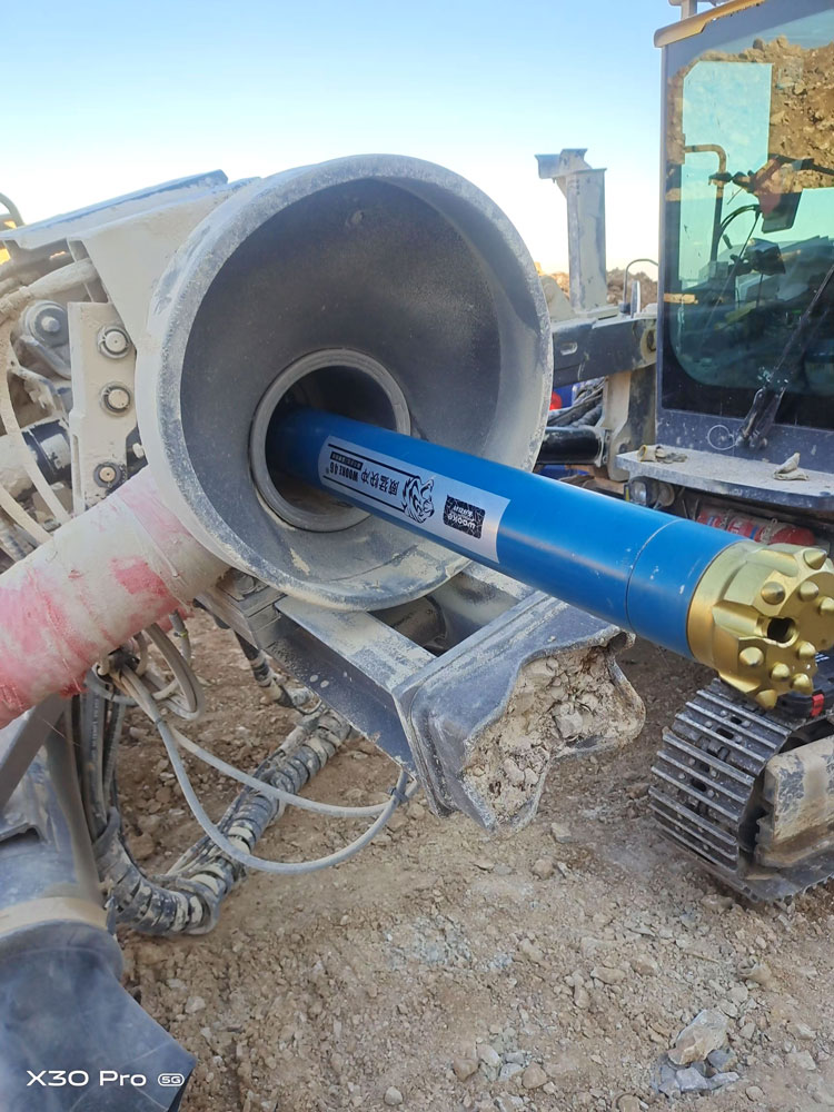 Top Hammer Drilling vs. Down-the-Hole Drilling: Key Differences and ...